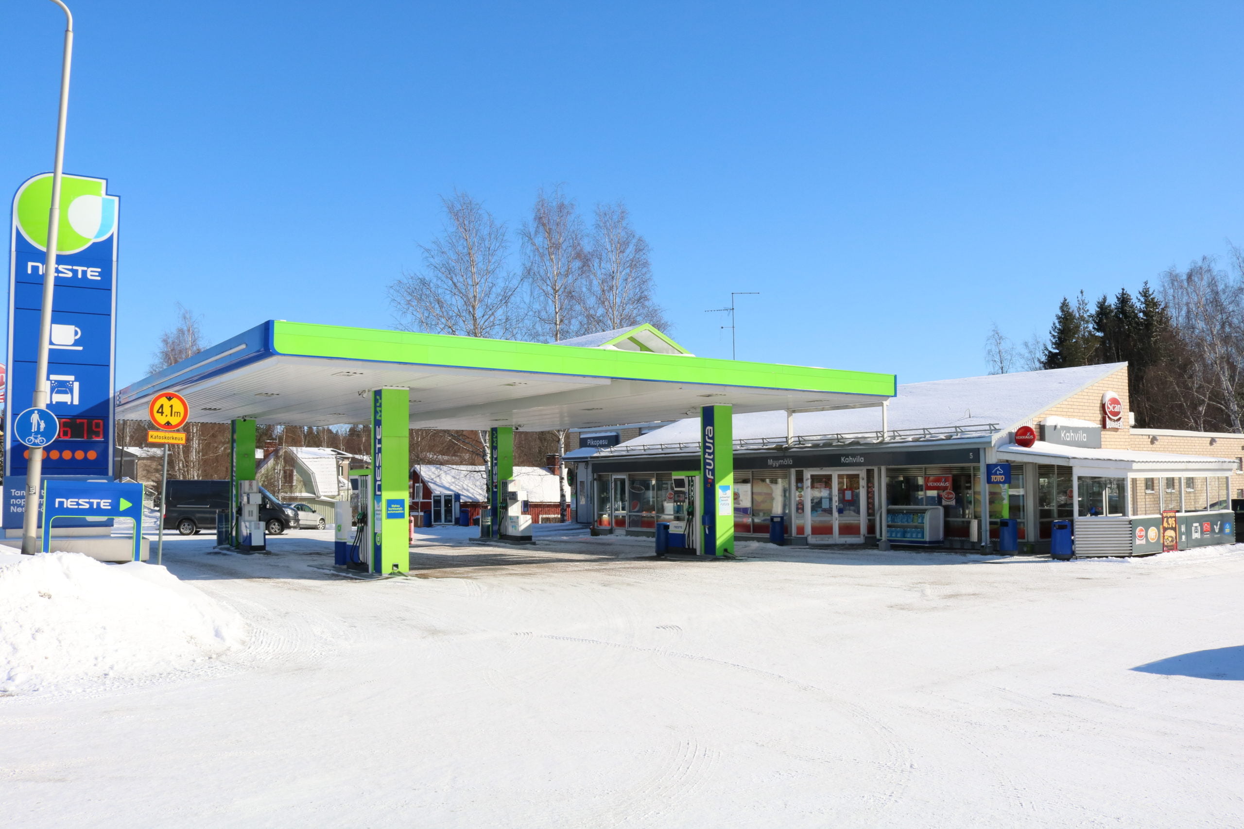 Nesteen huoltoasemalle GREE ilmalämpöpumput - Scanvarm